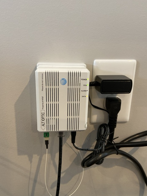 ‎Getting a fiber jack, and choosing where it goes in my apartment. | AT ...